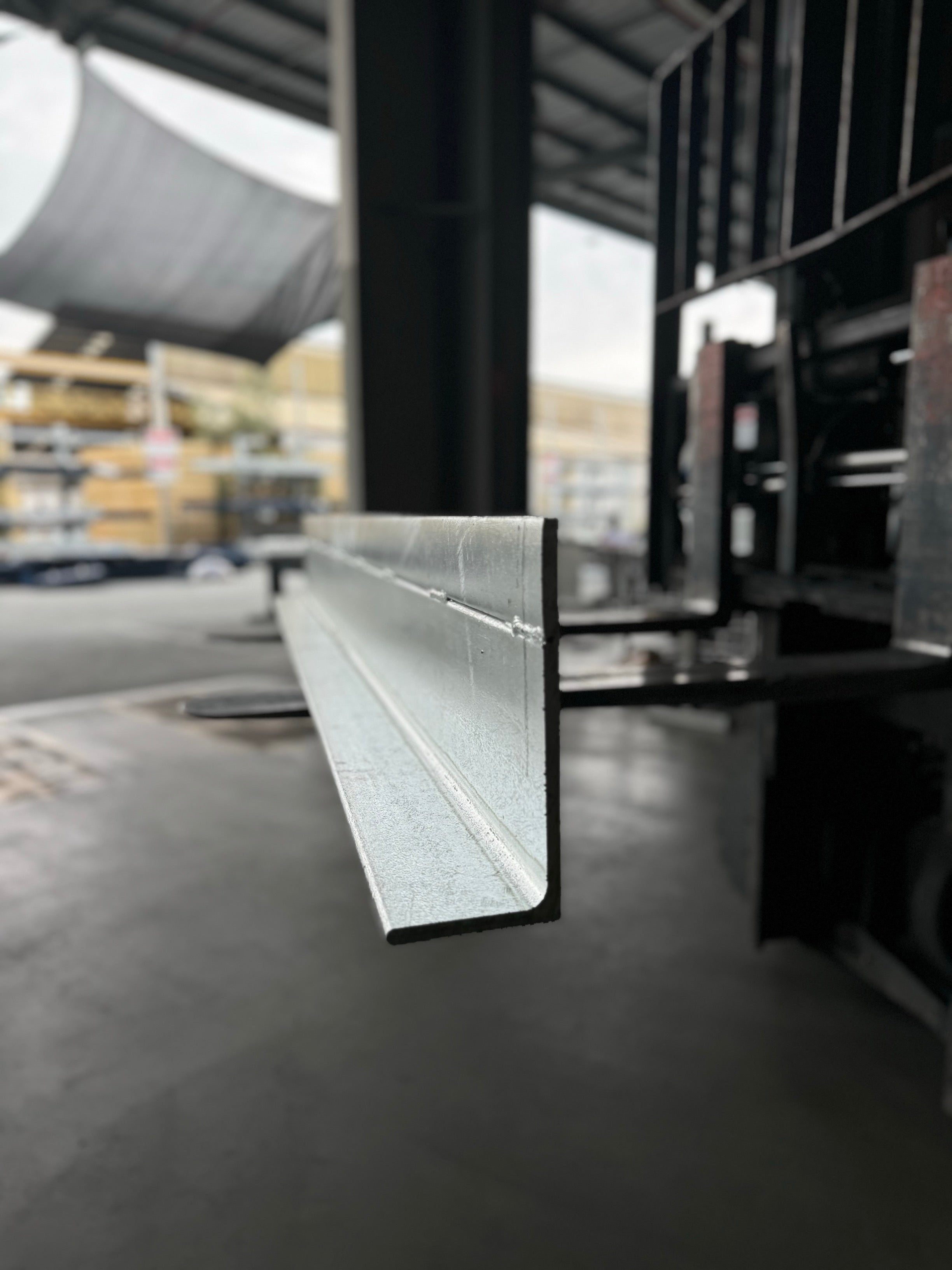 Smart™ Galvanised Steel Angle - 150 x 100 x 10mm | Steel Builders